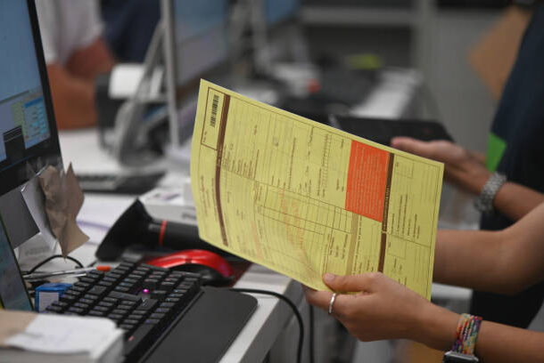 Factura con IVA e IRPF: Ejemplos y casos prácticos